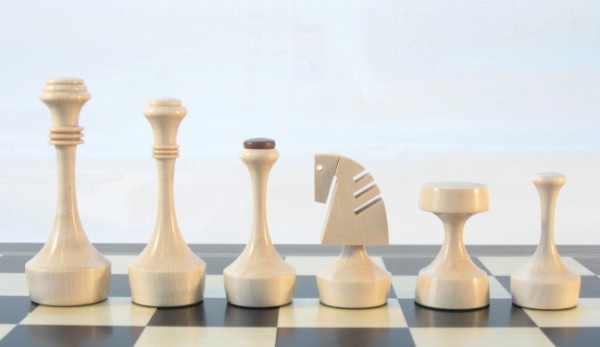* FABIANI * maple & walnut chess set designed by Janez Suhadolc